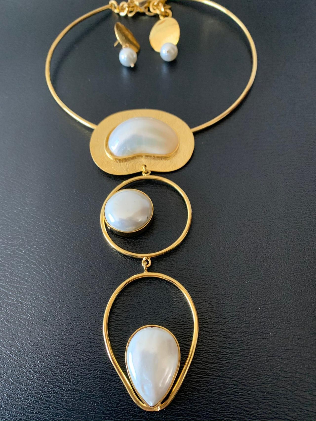 Handmade Shell Pearl Necklace And Earrings 24 K Gold Plated on Luulla